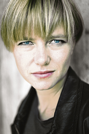 Tät, pretentiös driftroman | nytid.fi